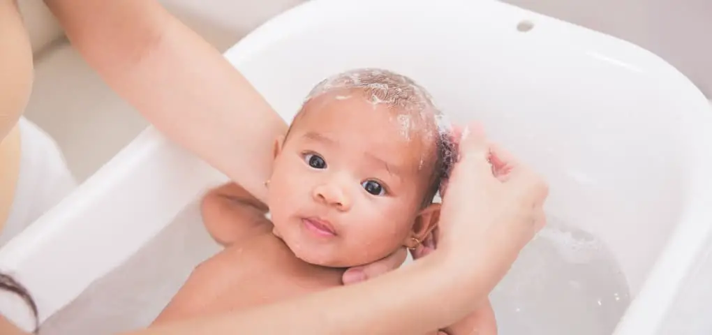 How to Give a Newborn a Bath: The Ultimate Guide – ParentPorch